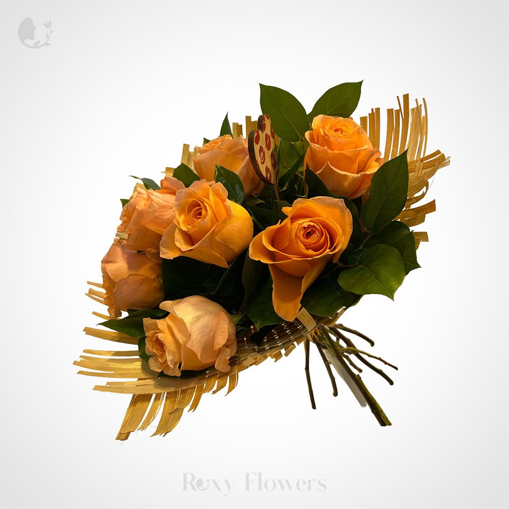 Buchet floral cu trandafiri roz somon - Gest Delicat - Livrări buchete ...