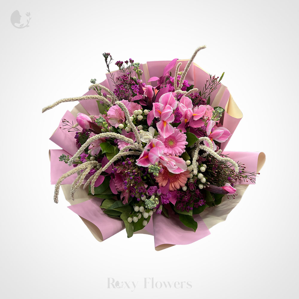 Buchet floral cu iris și matthiola - Sclipire înflorită - Livrări ...